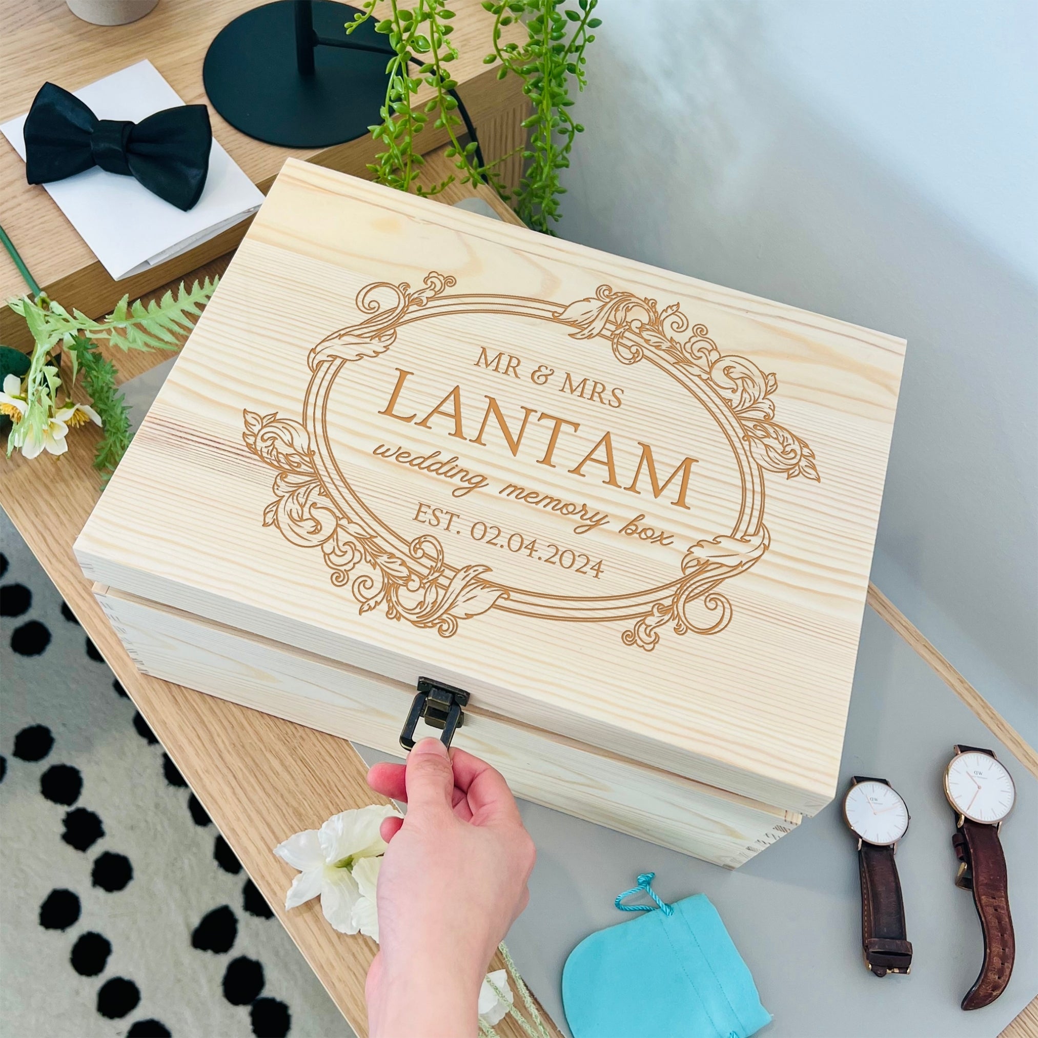 Personalised Couple Names Wedding Wooden Wreath Keepsake Box, Custom ...